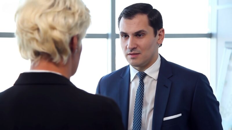 Team Building Ideas for Employees Who Don't Get Along: Bridging Divides ...