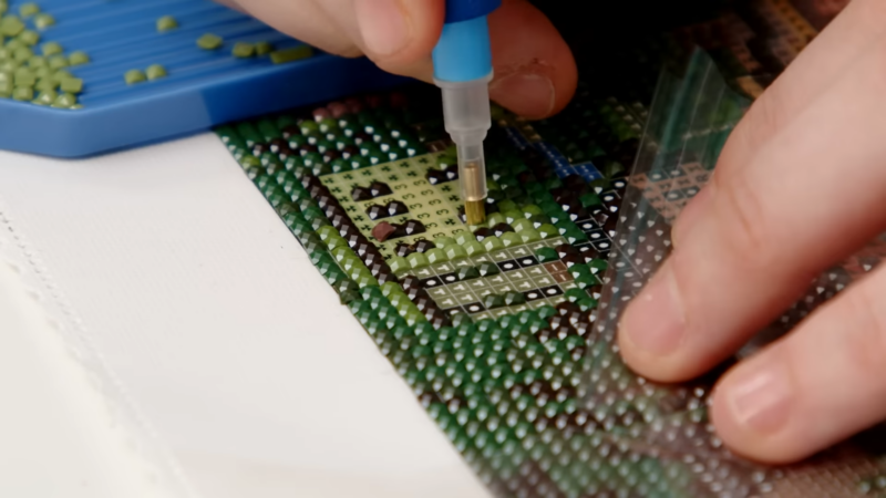 A Beginner's Guide on How to Do Diamond Painting: 16 Tips and Tricks ...