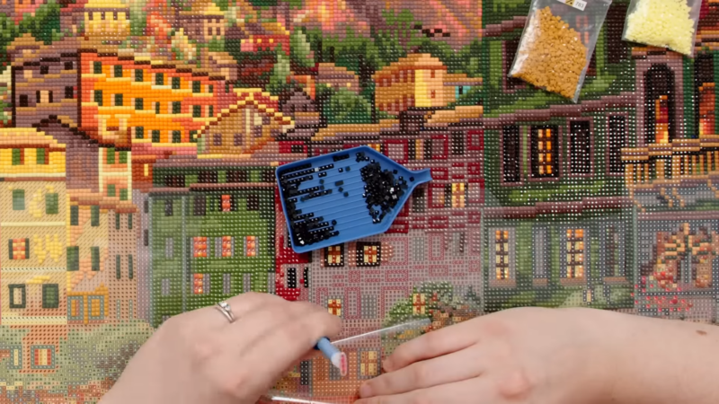 A Beginner's Guide on How to Do Diamond Painting: 16 Tips and Tricks ...