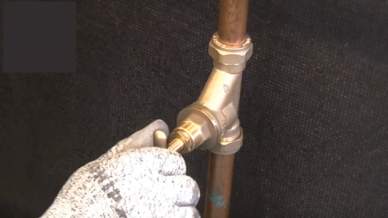 DIY Plumbing: How to Fix a Burst Pipe – 10 Quick and Effective Tips ...