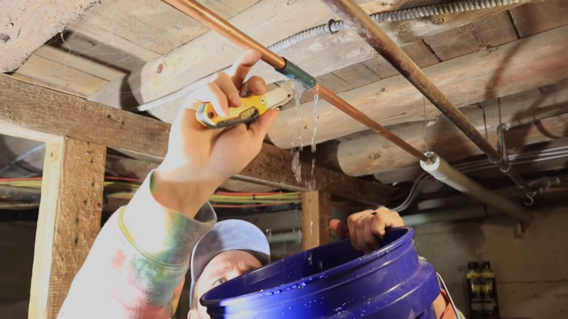 DIY Plumbing: How to Fix a Burst Pipe – 10 Quick and Effective Tips ...